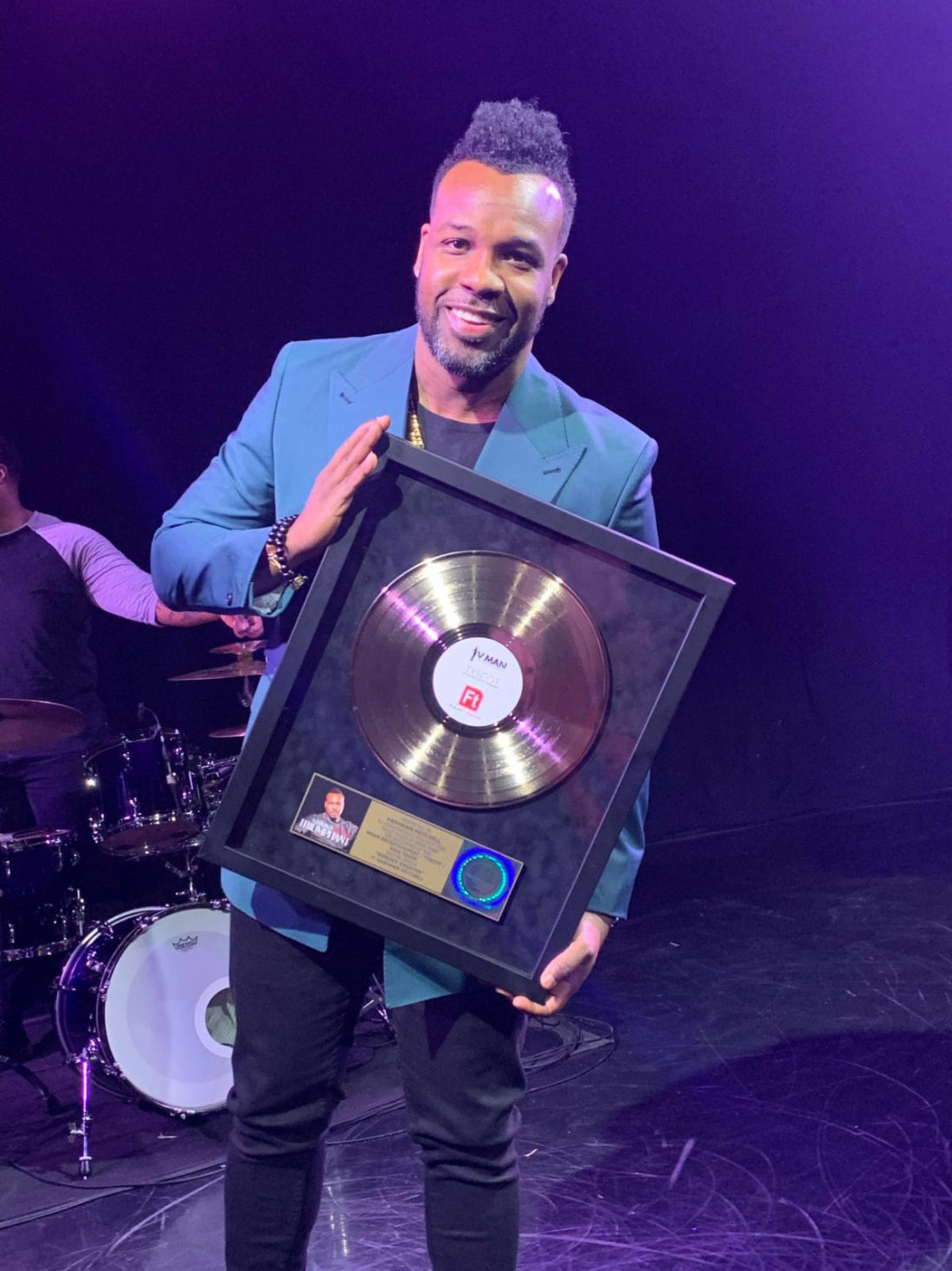 Vashawn Mitchell Gets Gold Record Certification – GospelFlava.com
