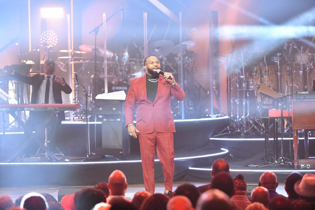 Jason Clayborn Opens Stellar Awards With Hezekiah Walker – GospelFlava.com